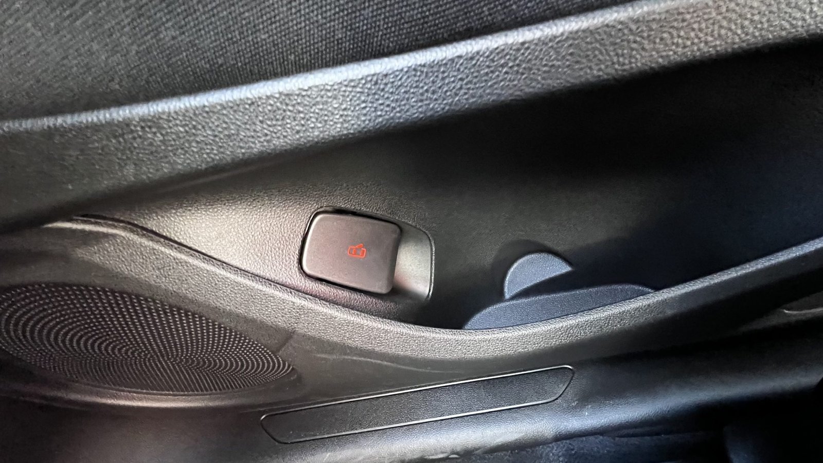 Small & Trendy FIAT® (500e) RED | Trendy Latina