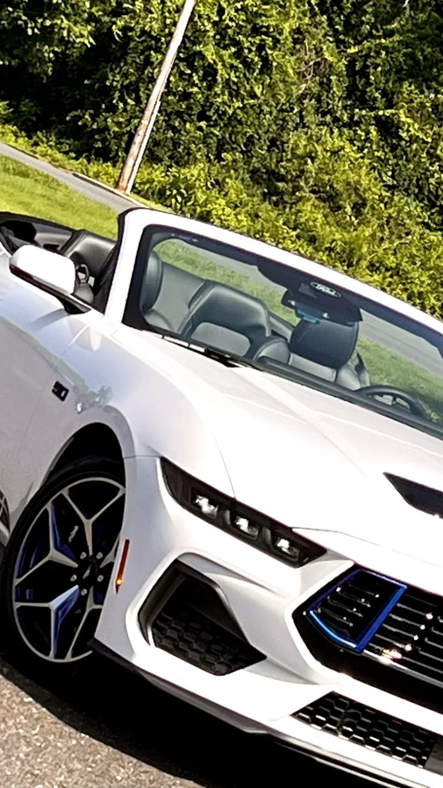 Top Down Life With The Mustang GT | Trendy Latina